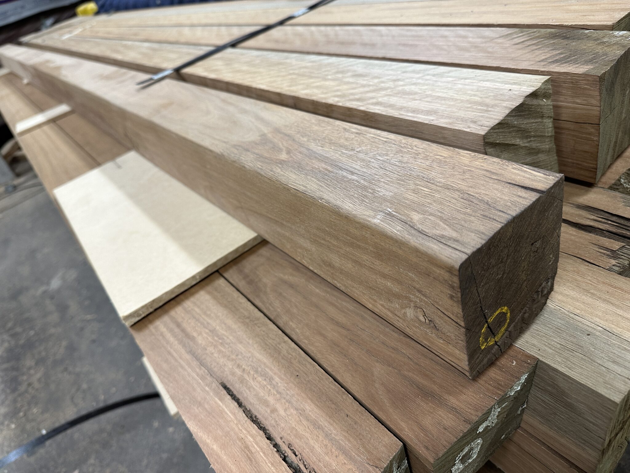 Spotted Gum Posts 90 x 90mm F14 | Rustic World Timbers